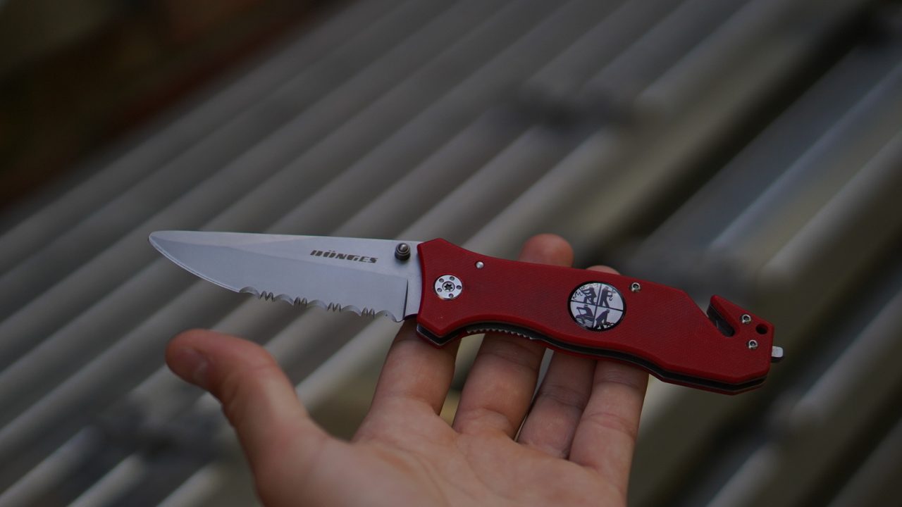 Benefits of Serrated Blades in EDC Knives - SomeKnifeReviews